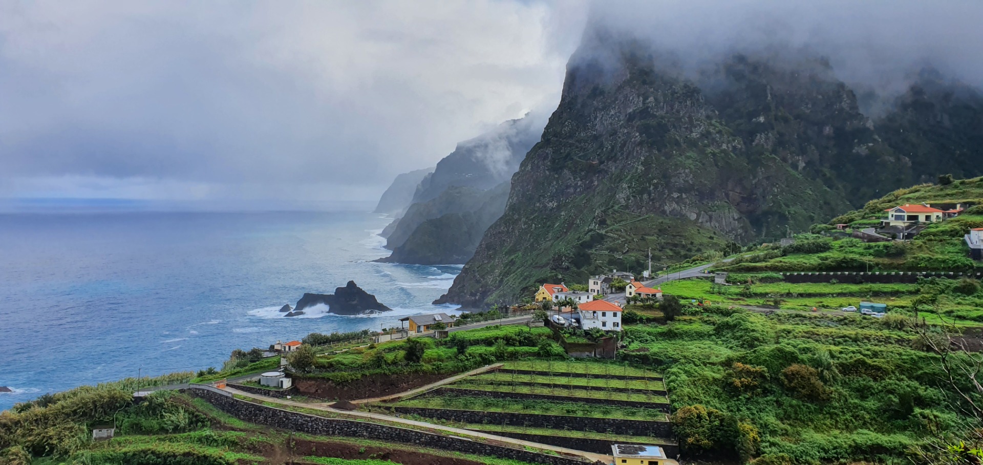 Explore Madeira by bus - this is how it works